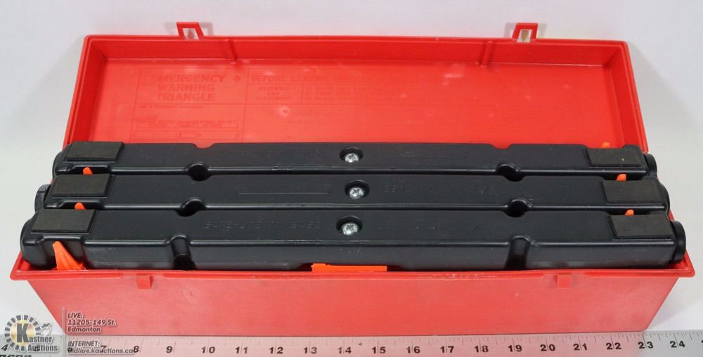 GROTE EMERGENCY ROADSIDE TRIANGLE FLARE KIT