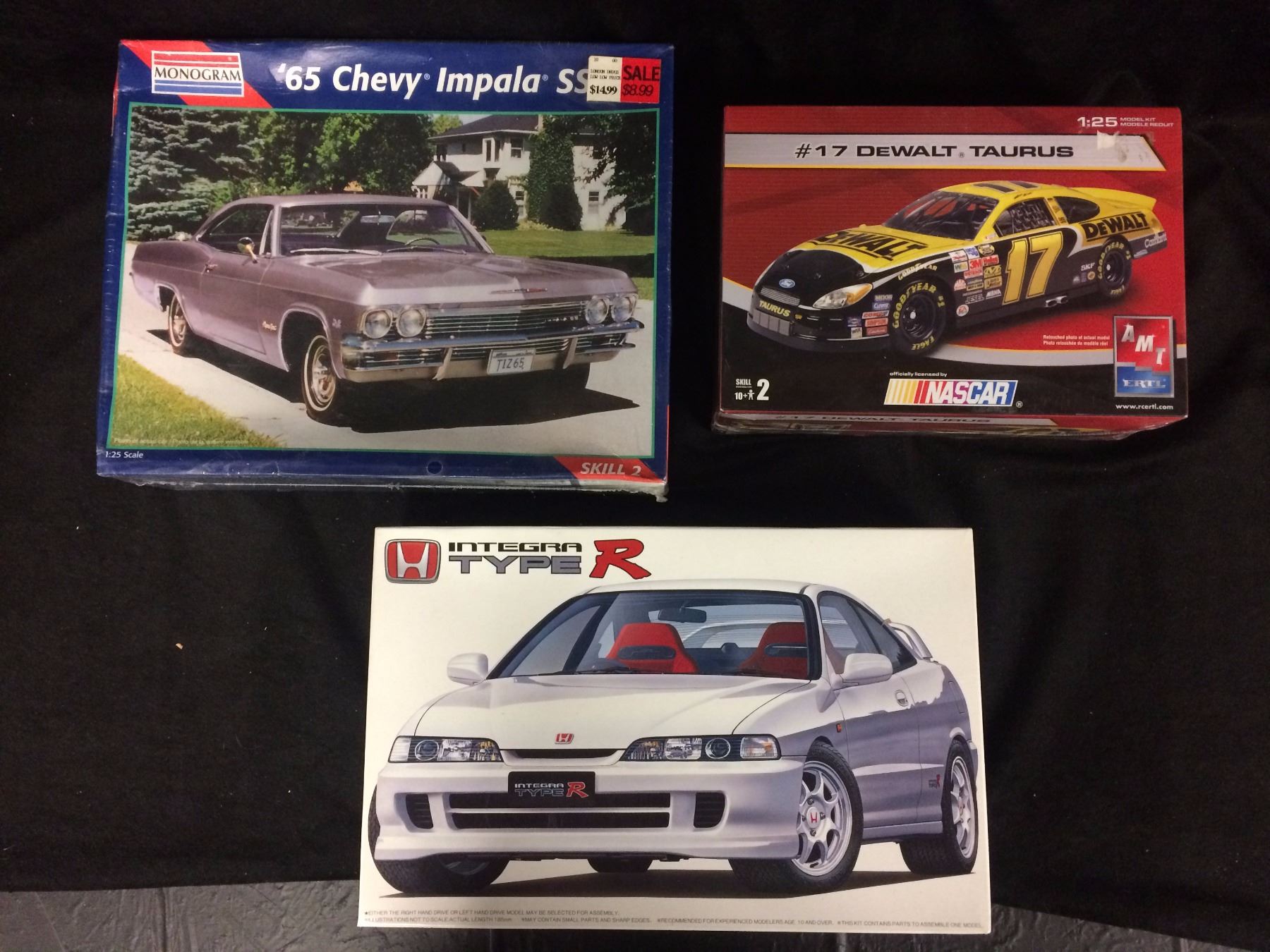 MONOGRAM, AMT/ERTL, INTEGRA TYPE R MODEL CAR KITS LOT (UNBUILT IN BOX)