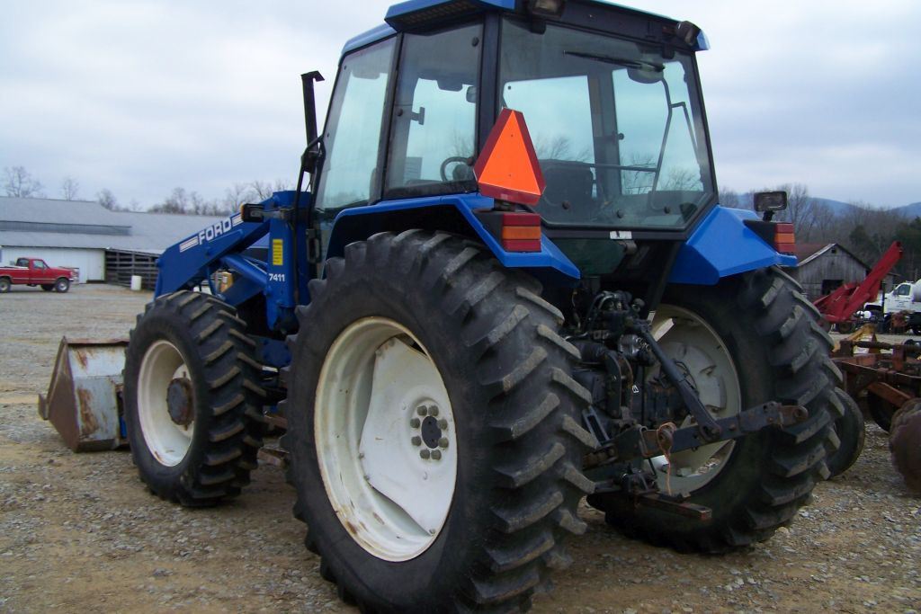 7740 FORD TRACTOR W/ FORD 7411 LOADER AND BUCKET AND HAY SPEAR, HOURS ...