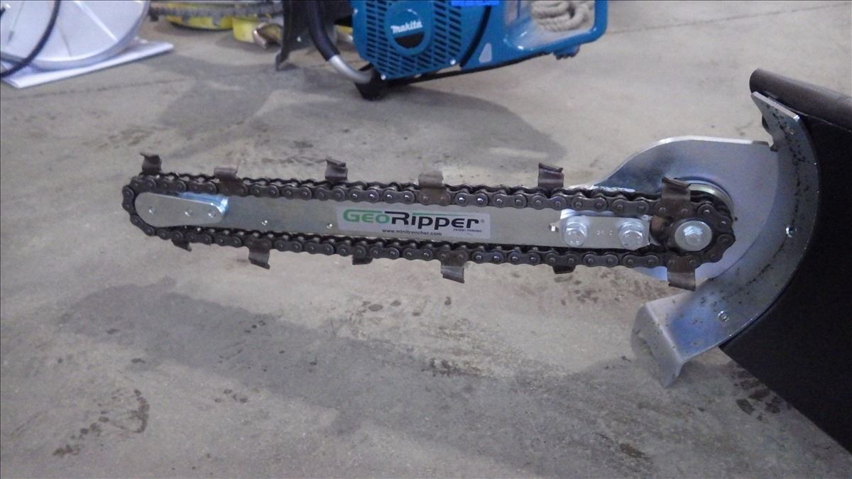 MAKITA GEO RIPPER WITH CUT OFF SAW CONVERSION KIT. ALL NEW AND UNUSED