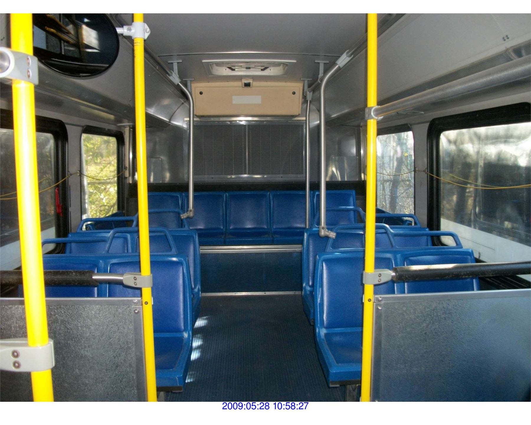 2003 - NEW FLYER D40LF