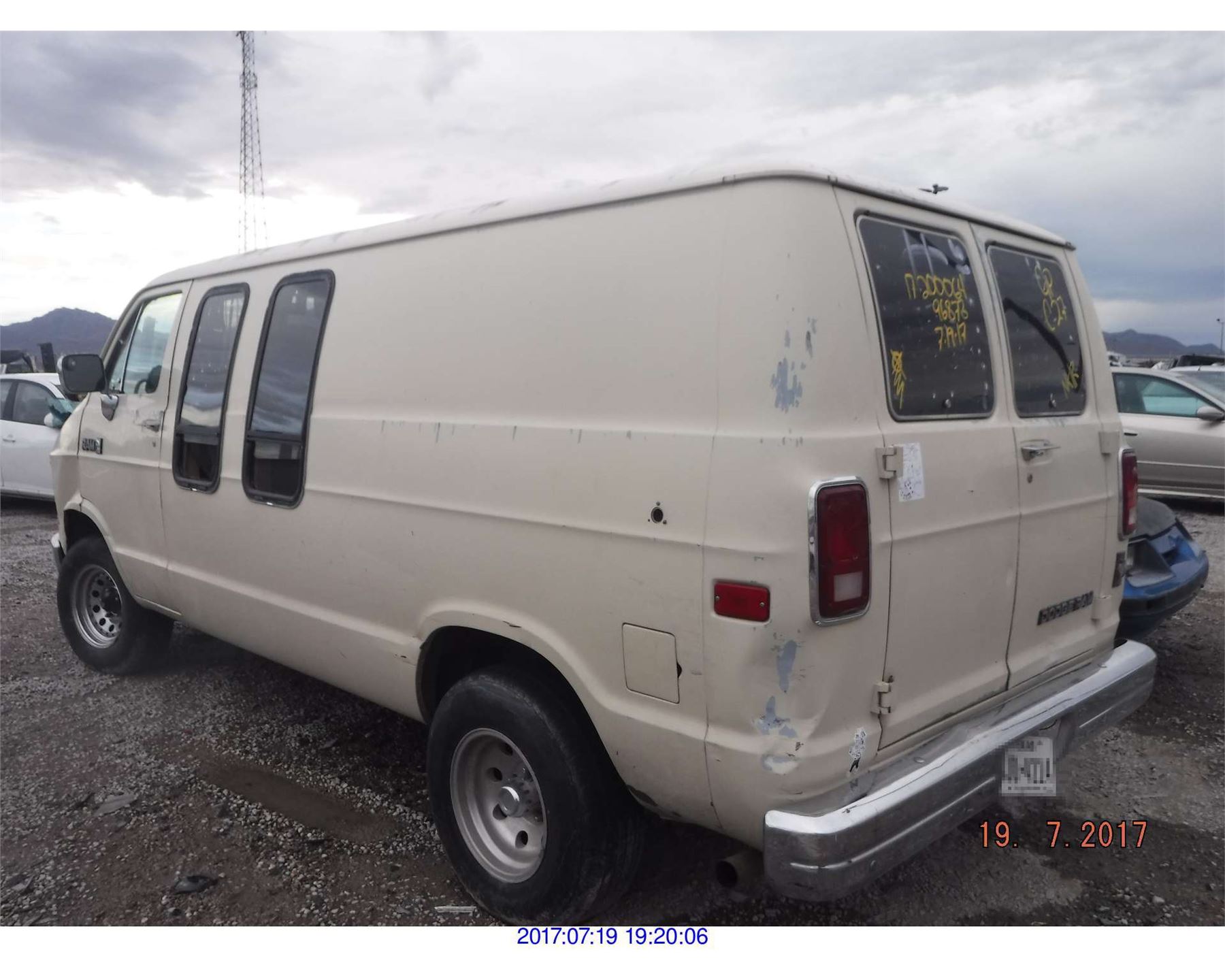 1990 - DODGE B250 RAM VAN