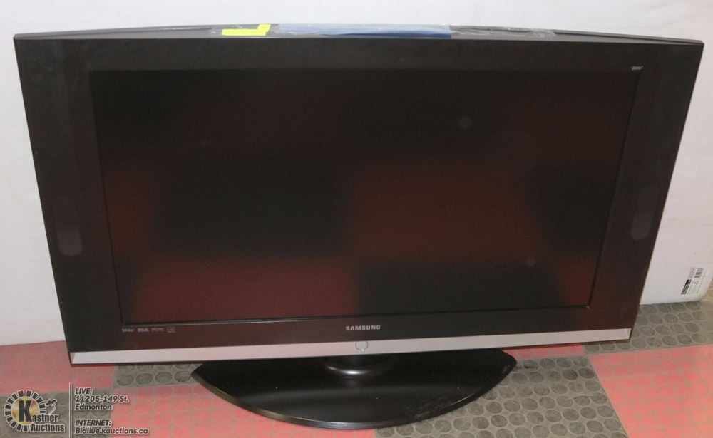 SAMSUNG 42" LCD FLAT SCREEN TV WITH REMOTE