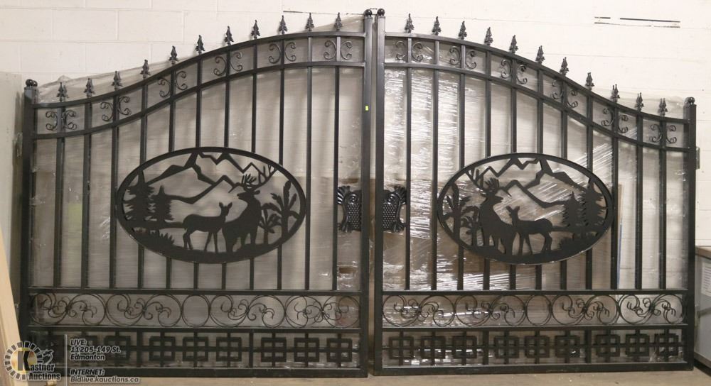 SET OF 14FT DEER SCENE ACREAGE GATES