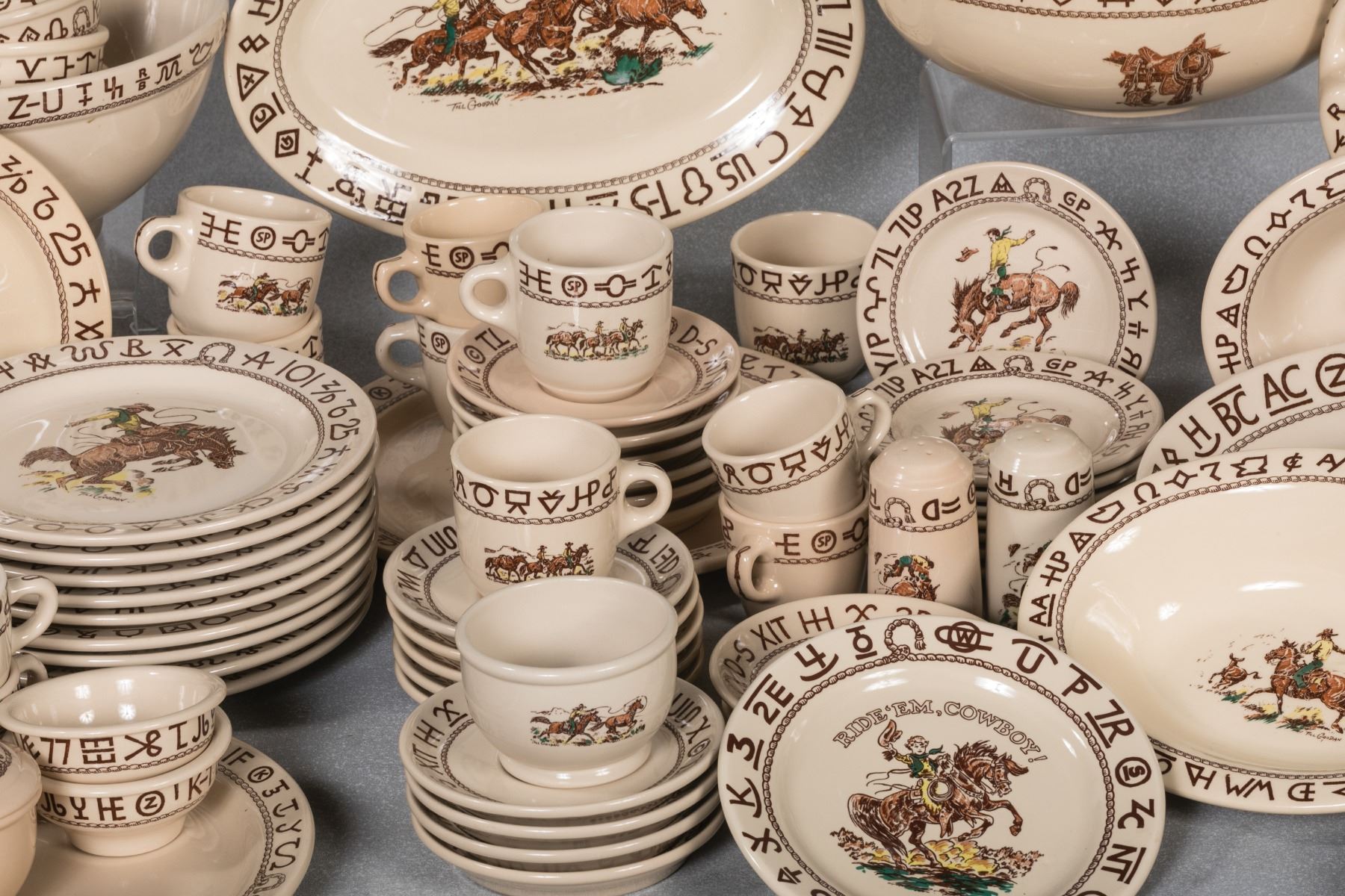 Wallace "Rodeo" Pattern China Set