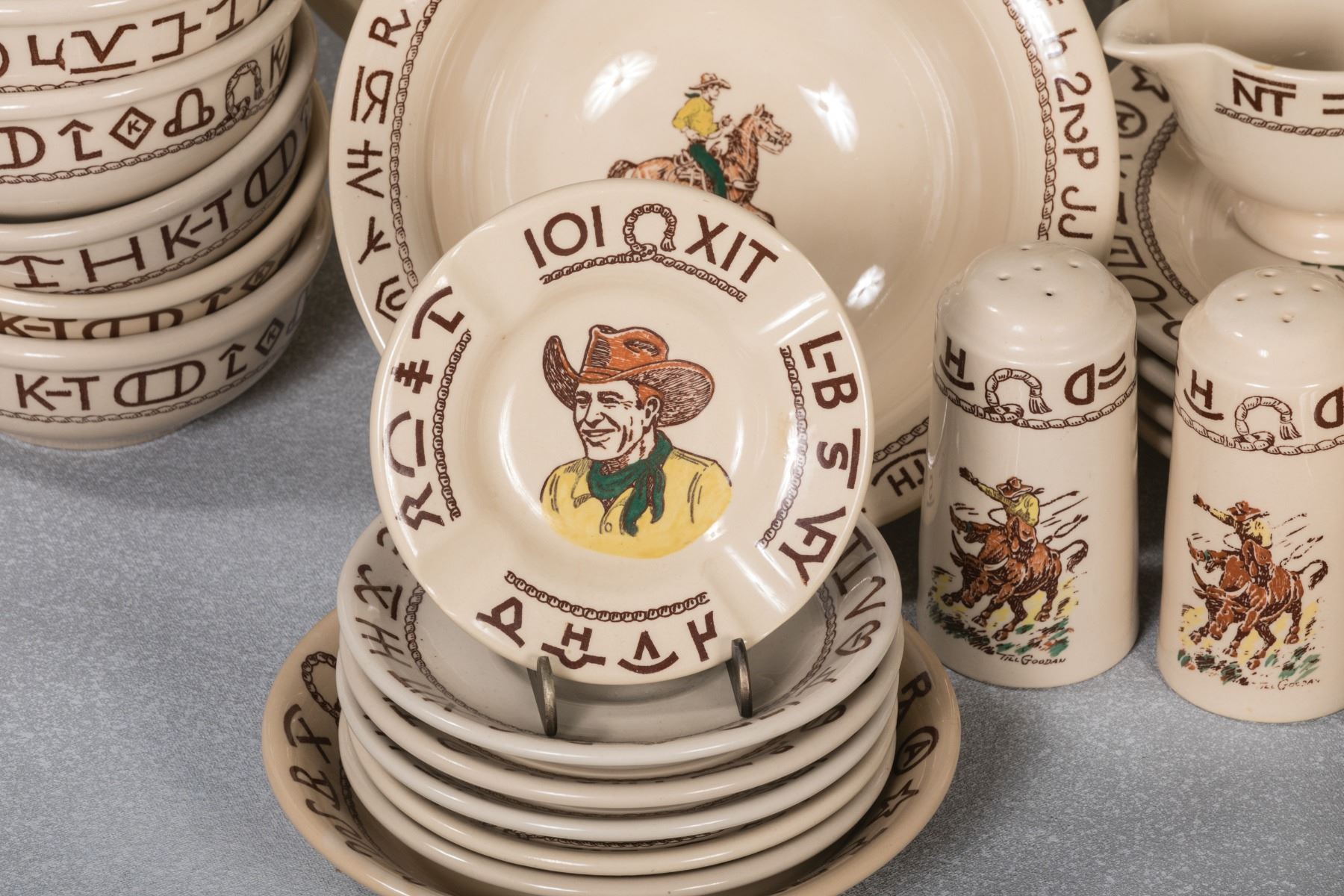 Wallace "Rodeo" Pattern China Set