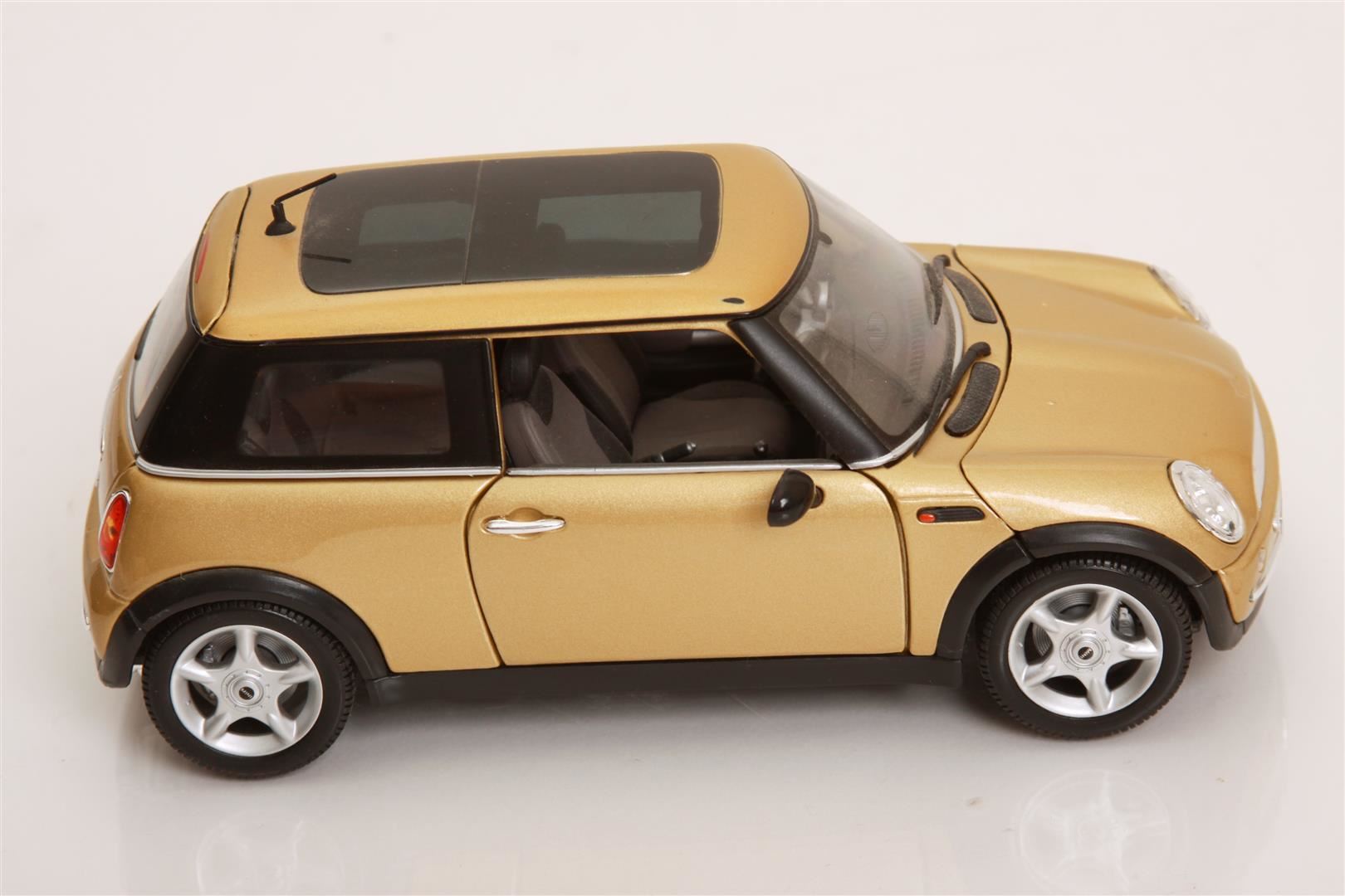 1/18 Scale Mini Cooper by Maisto