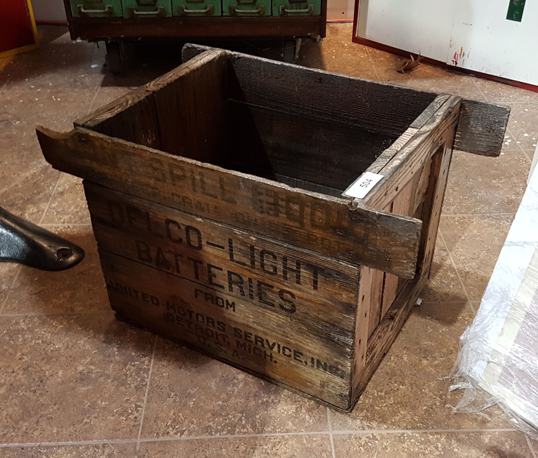 VINTAGE DELCO BATTERIES WOODEN SHIPPING CRATE