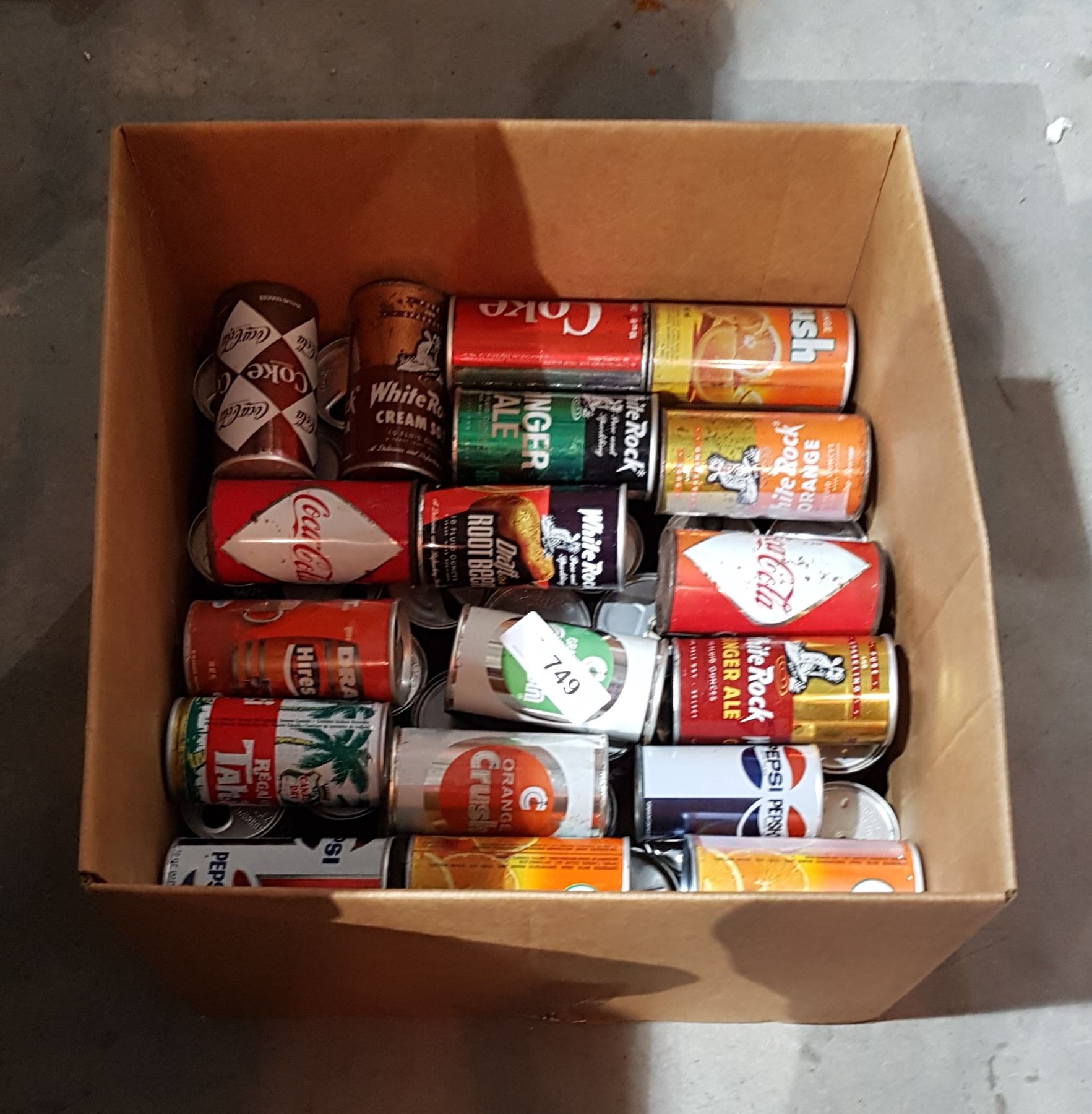 BOX MISC VINTAGE POP CANS