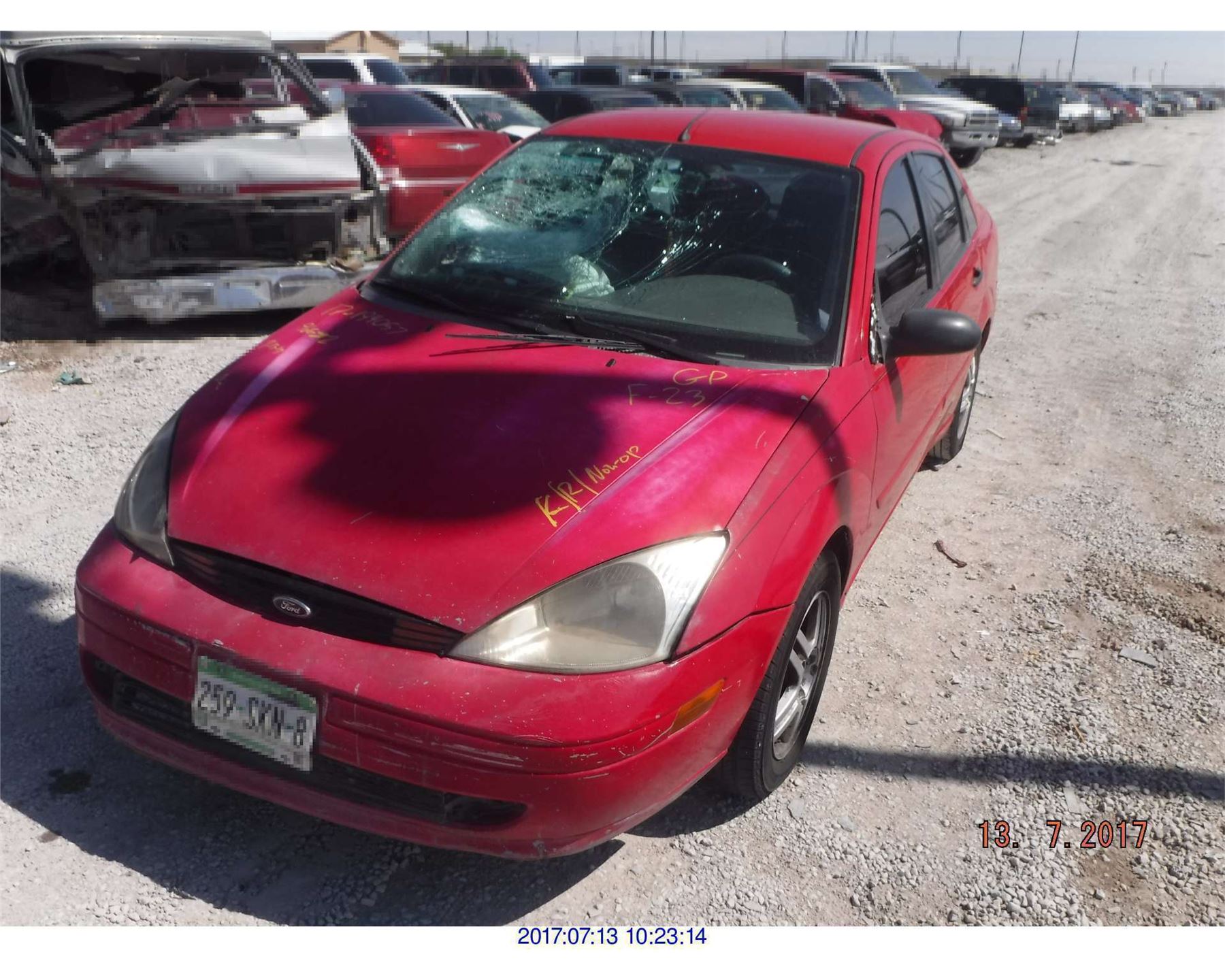 2000 - FORD FOCUS // SALVAGE TITLE