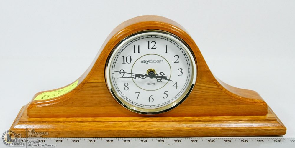 SKYTIMER QUARTZ WOODEN MANTLE CLOCK.
