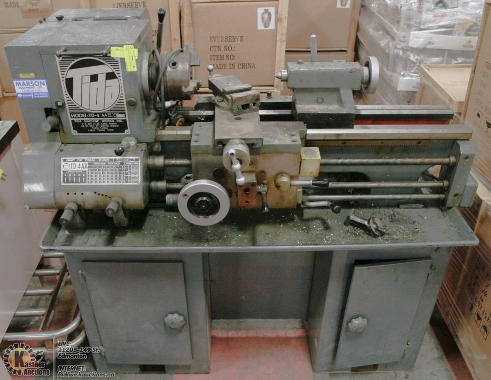 TIDA TD-4AA METAL LATHE WITH STAND