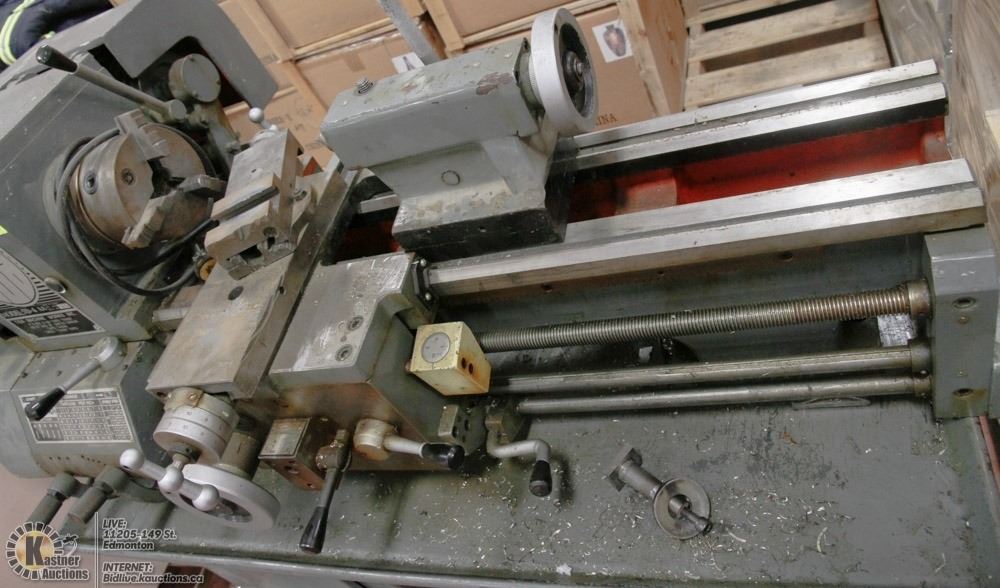 TIDA TD-4AA METAL LATHE WITH STAND