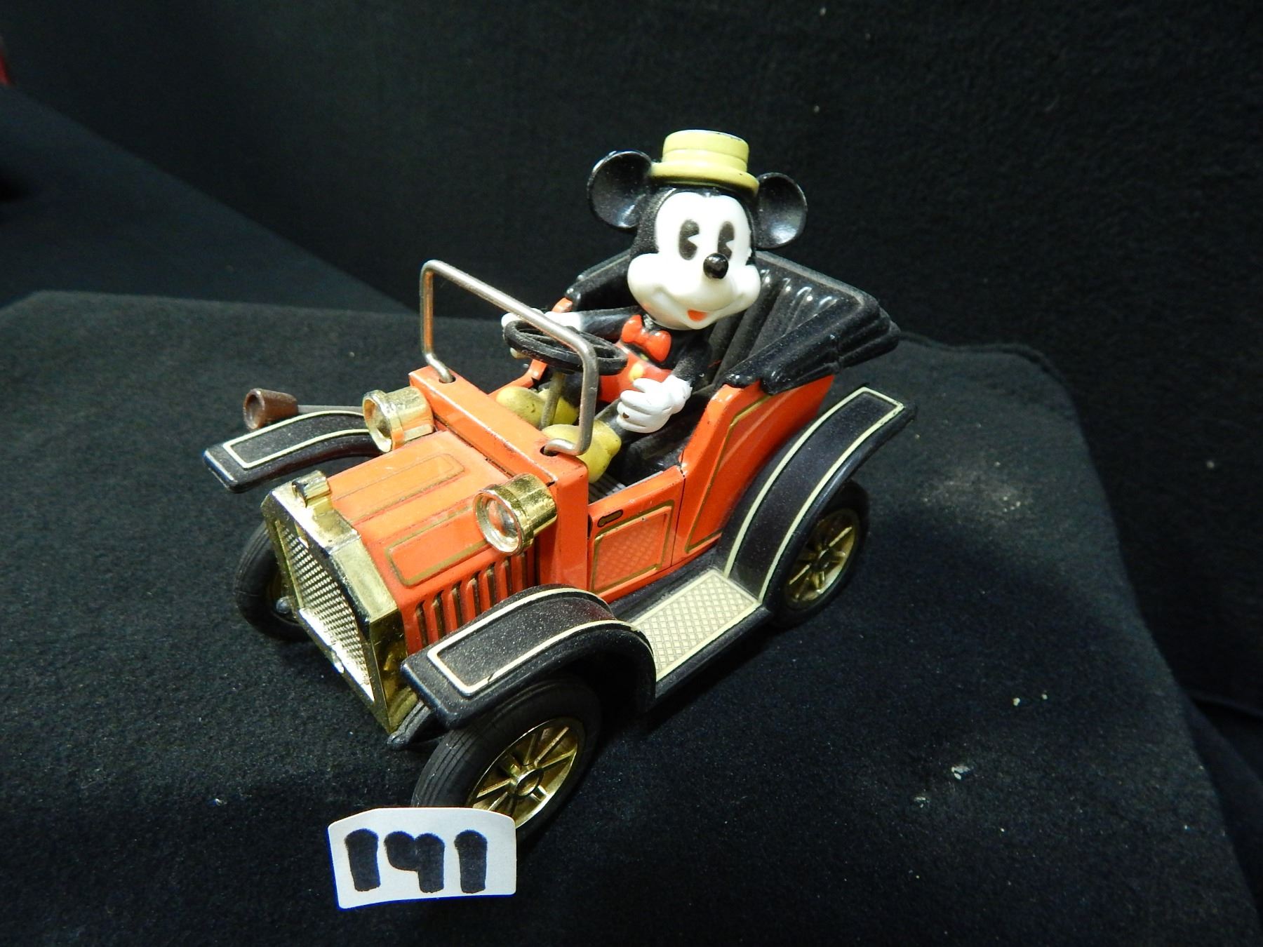 WALT DISNEY MICKEY MOUSE DRIVING ANTIQUE CAR