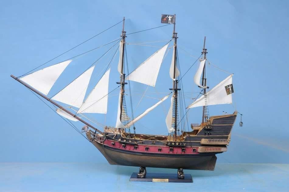 Blackbeard's Queen Anne's Revenge Model Pirate Ship 36" - White Sails