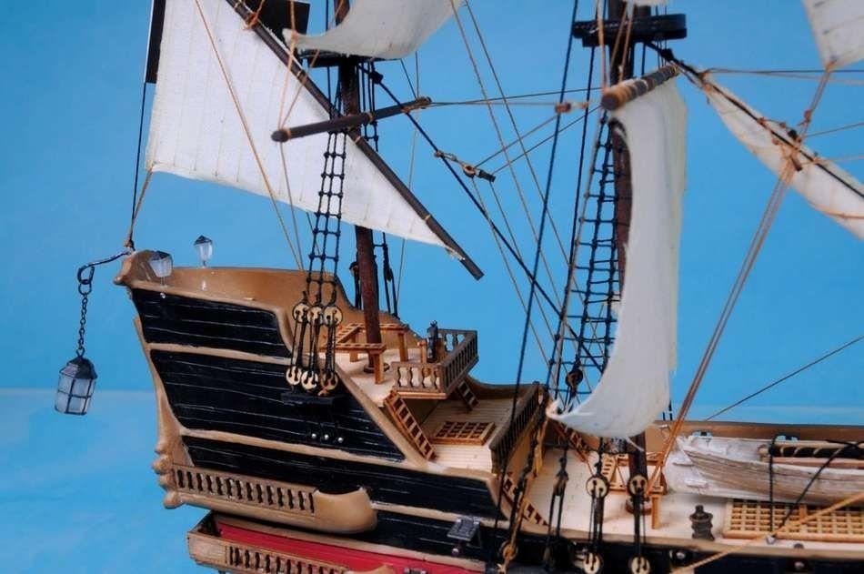 Blackbeard's Queen Anne's Revenge Model Pirate Ship 36" - White Sails