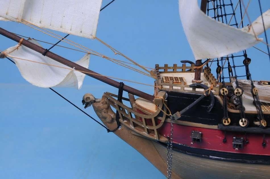 Blackbeard's Queen Anne's Revenge Model Pirate Ship 36" - White Sails