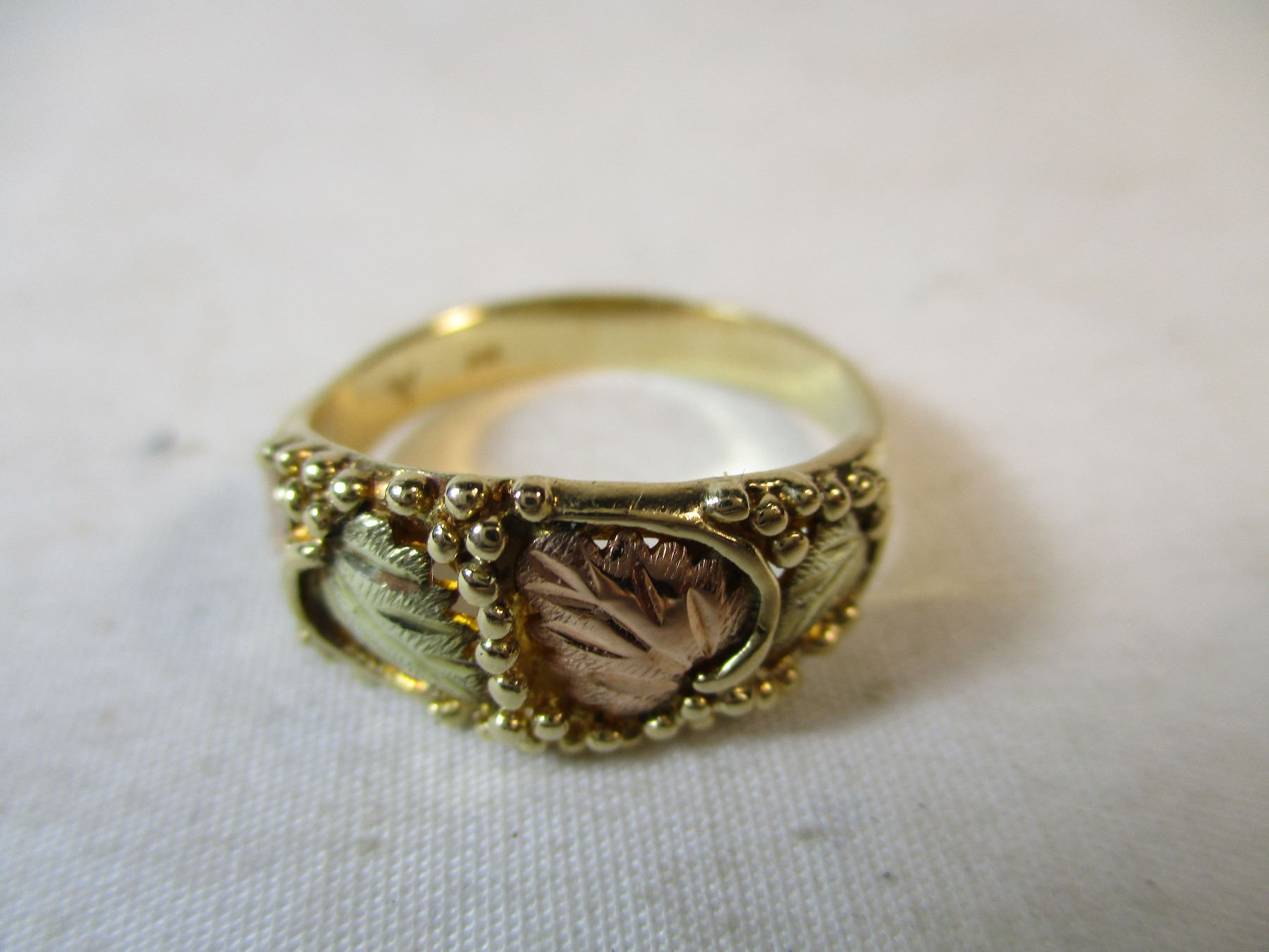Black Hills Gold Ring South Dakota Size 8 1/2