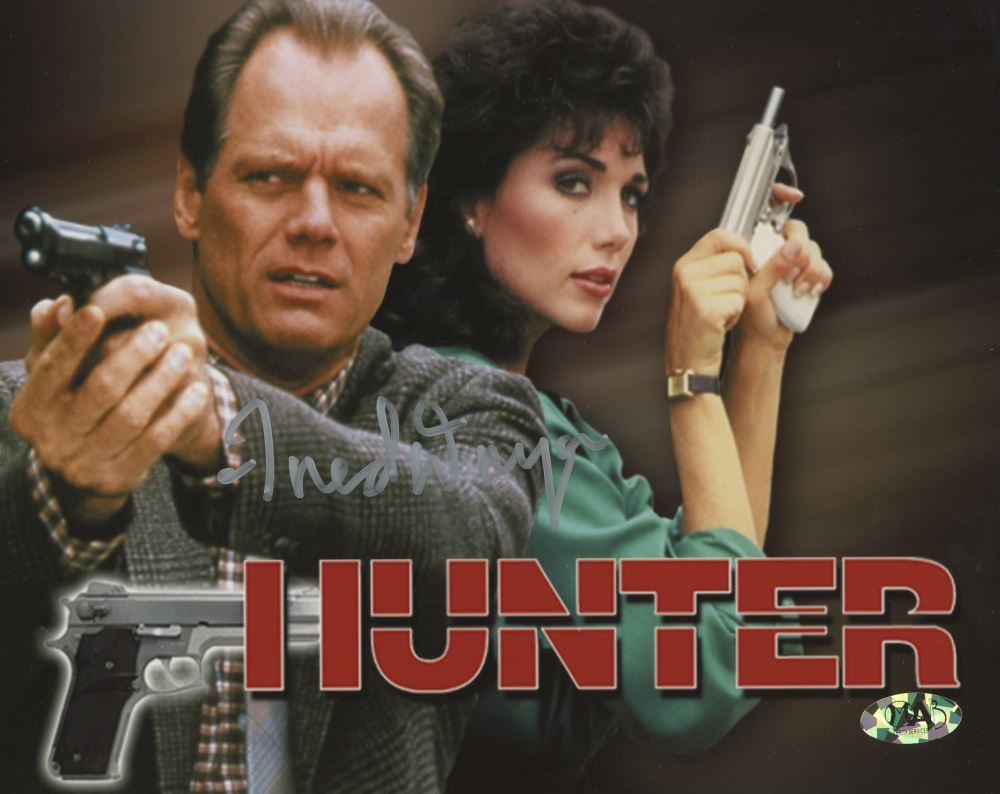 Fred Dryer Signed "Hunter" 8x10 Photo (MAB Hologram)