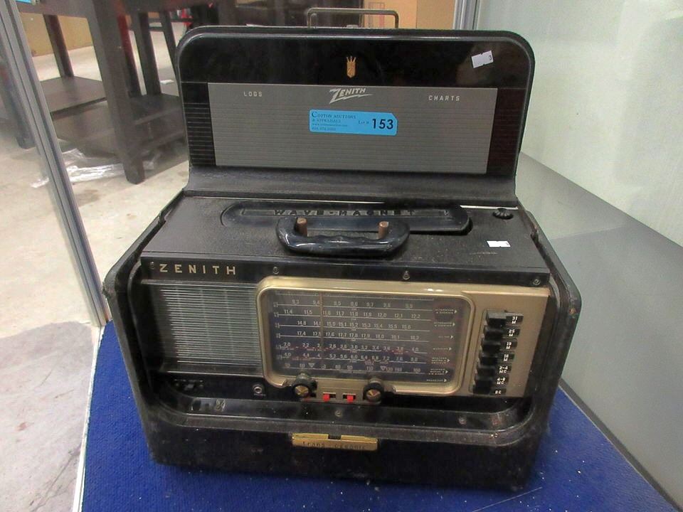 Vintage 1950 Zenith Wave-Magnet Short Wave Radio