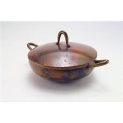 KARL RAICHLE, Meersburg - Henkeldose, - Kupfer. Feueroxydiertes Dekor ...