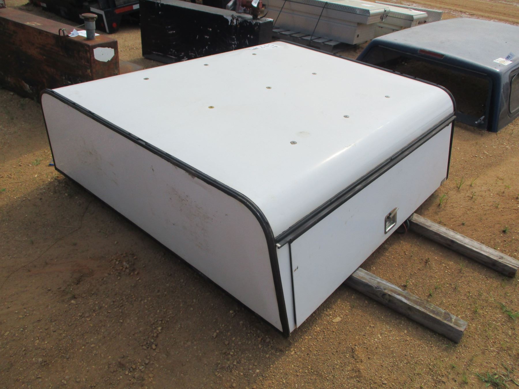ARE PICKUP BED COVER J M Wood Auction Company Inc are-pickup-bed-cover-j-m-wood-auction-company-inc