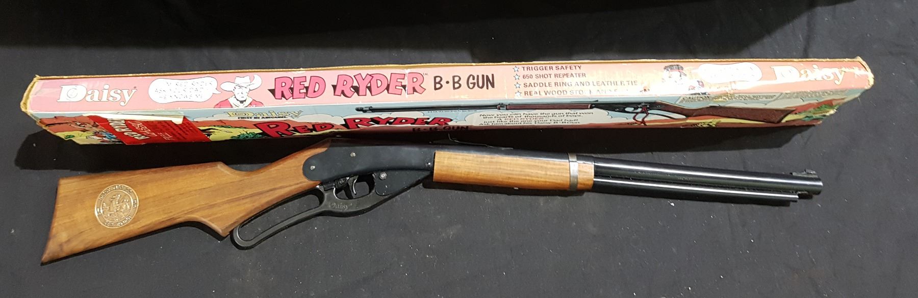 DAISY RED RYDER BB GUN IN ORIGINAL BOX