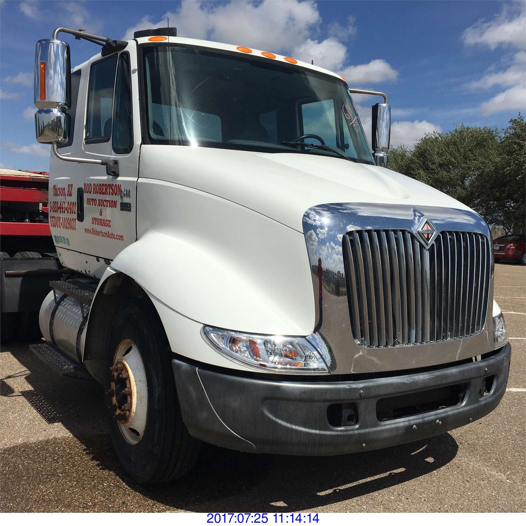 2005 - INTERNATIONAL 8600 WITH MILLER CAR HAULER
