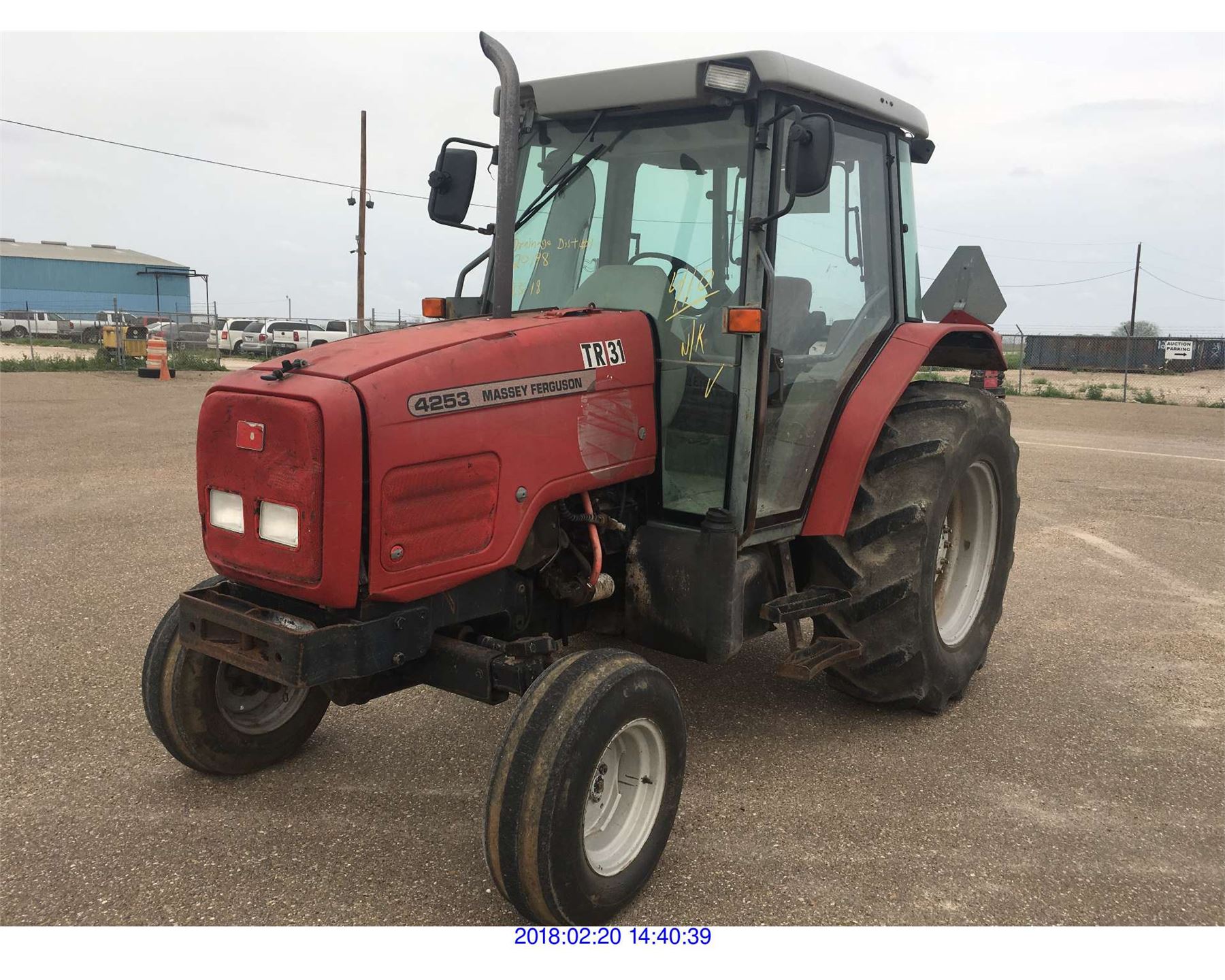 2000 - MASSEY FERGUSON TRACTOR