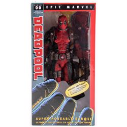 Deadpool Super-Poseable Ultimate Collector's 1/4 Scale Action Figure in ...