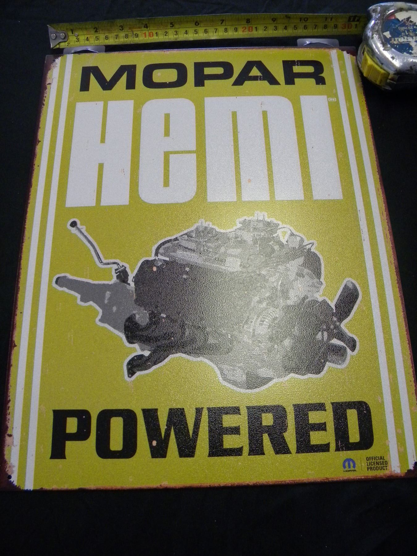 Mopar Hemi Powered tin sign