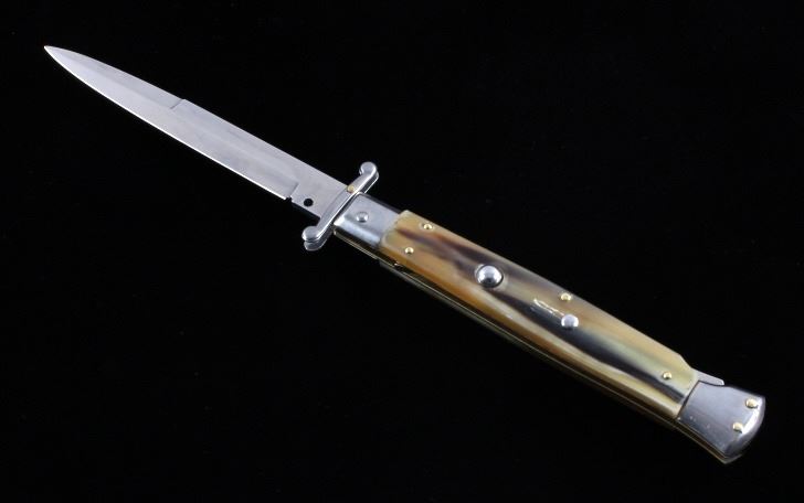 Frank B. Italian Stiletto Honey Horn Switchblade