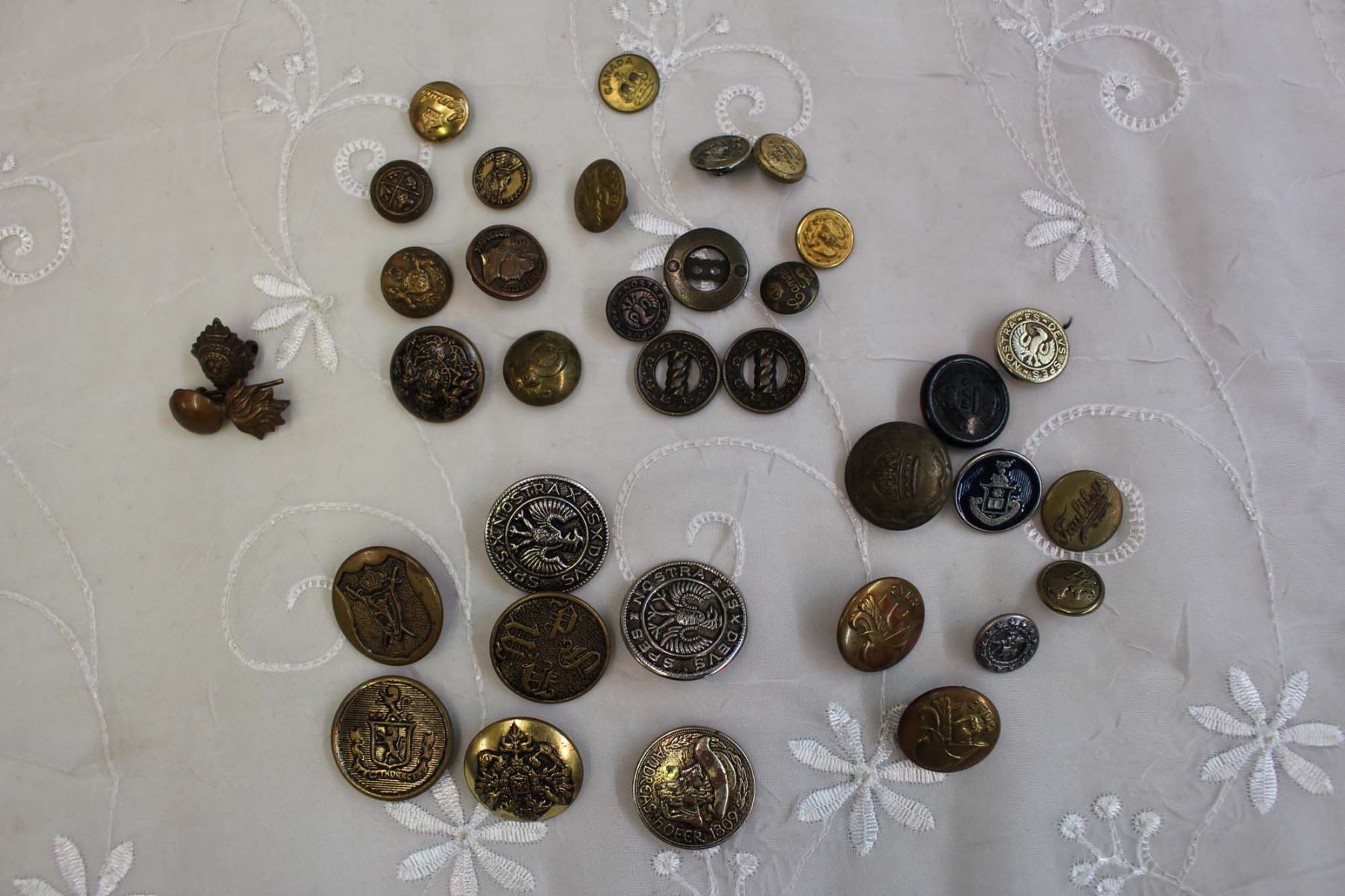 Canadian Military & Other Foreign Metal Buttons & Insignias (Total 35+)