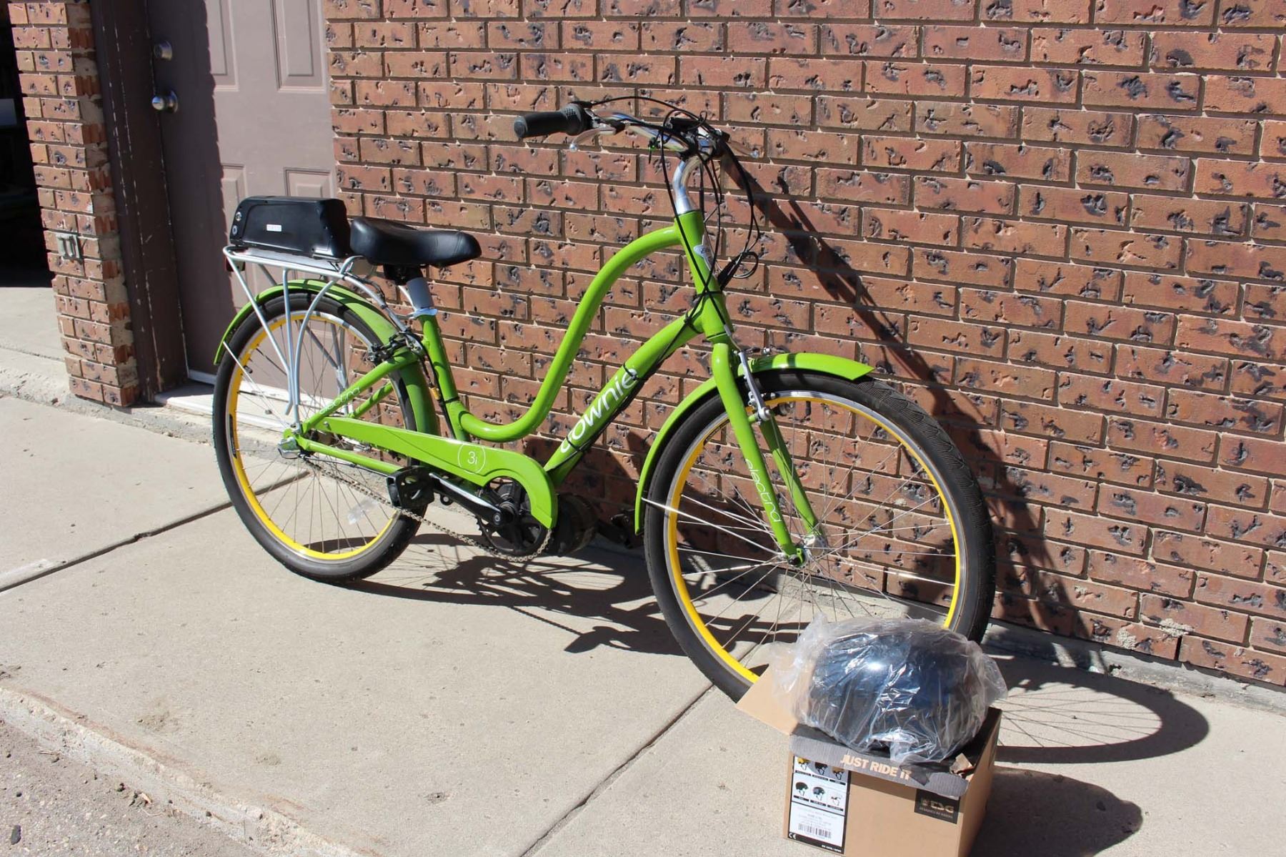 Green Townie Electric Bike, Only Used 65km
