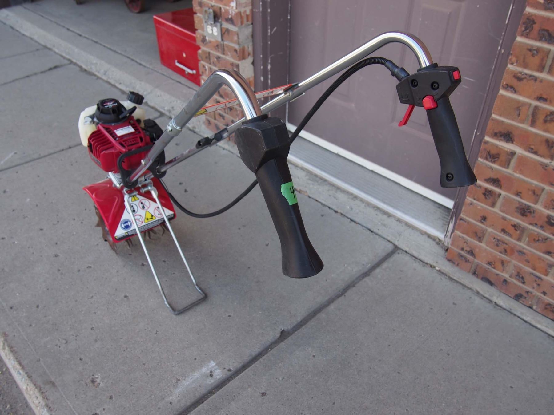 Mantis Rototiller, Honda GX25 4 Stroke Engine