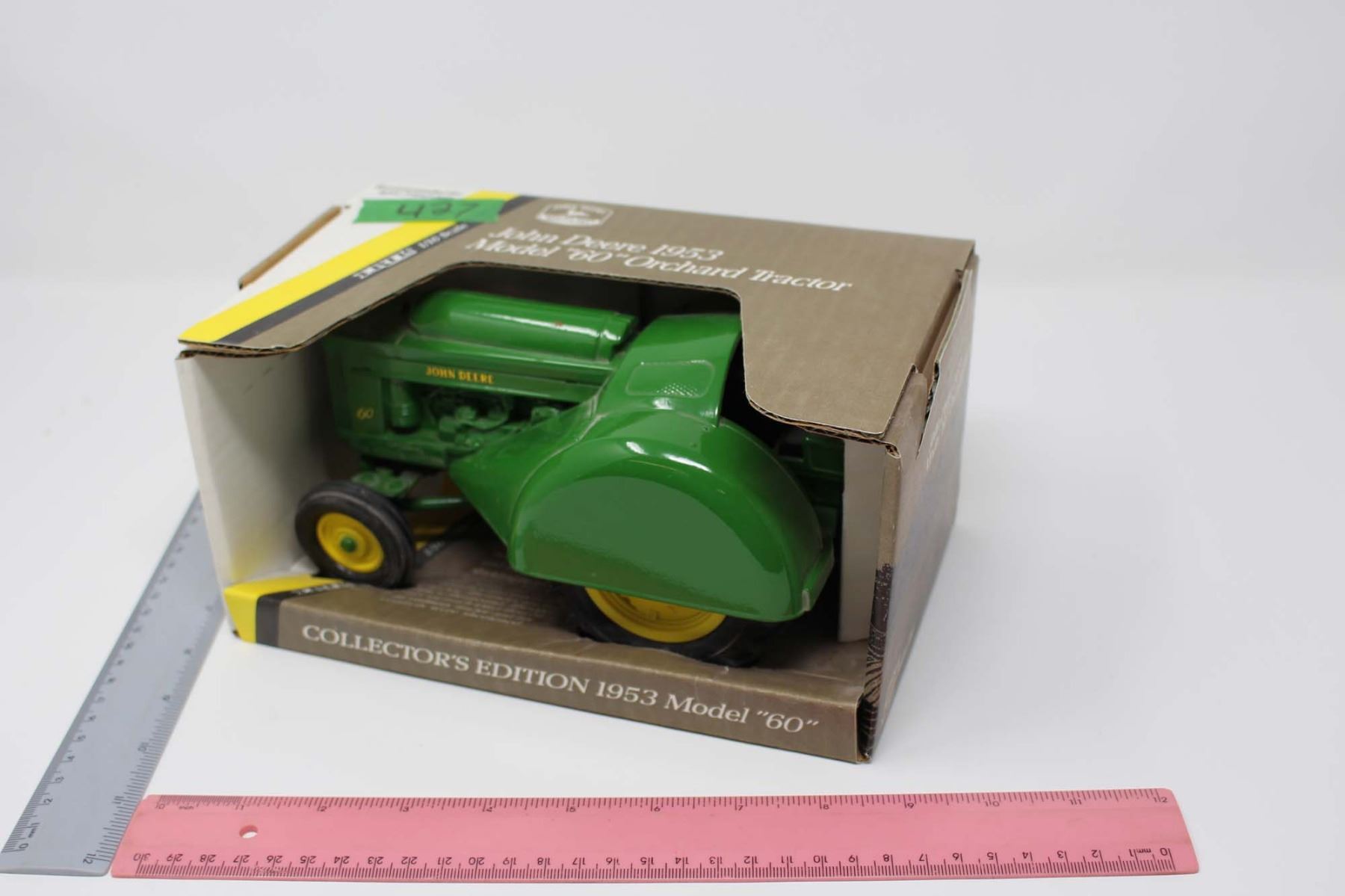 ERTL NIB John Deere 1953 Model "60" Orchard Tractor Toy Model- 1:16 Scale