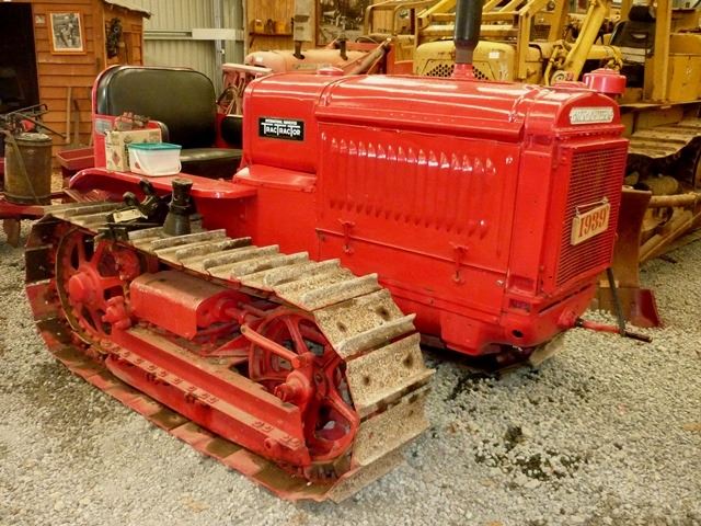 IH T20 Crawler Tractor