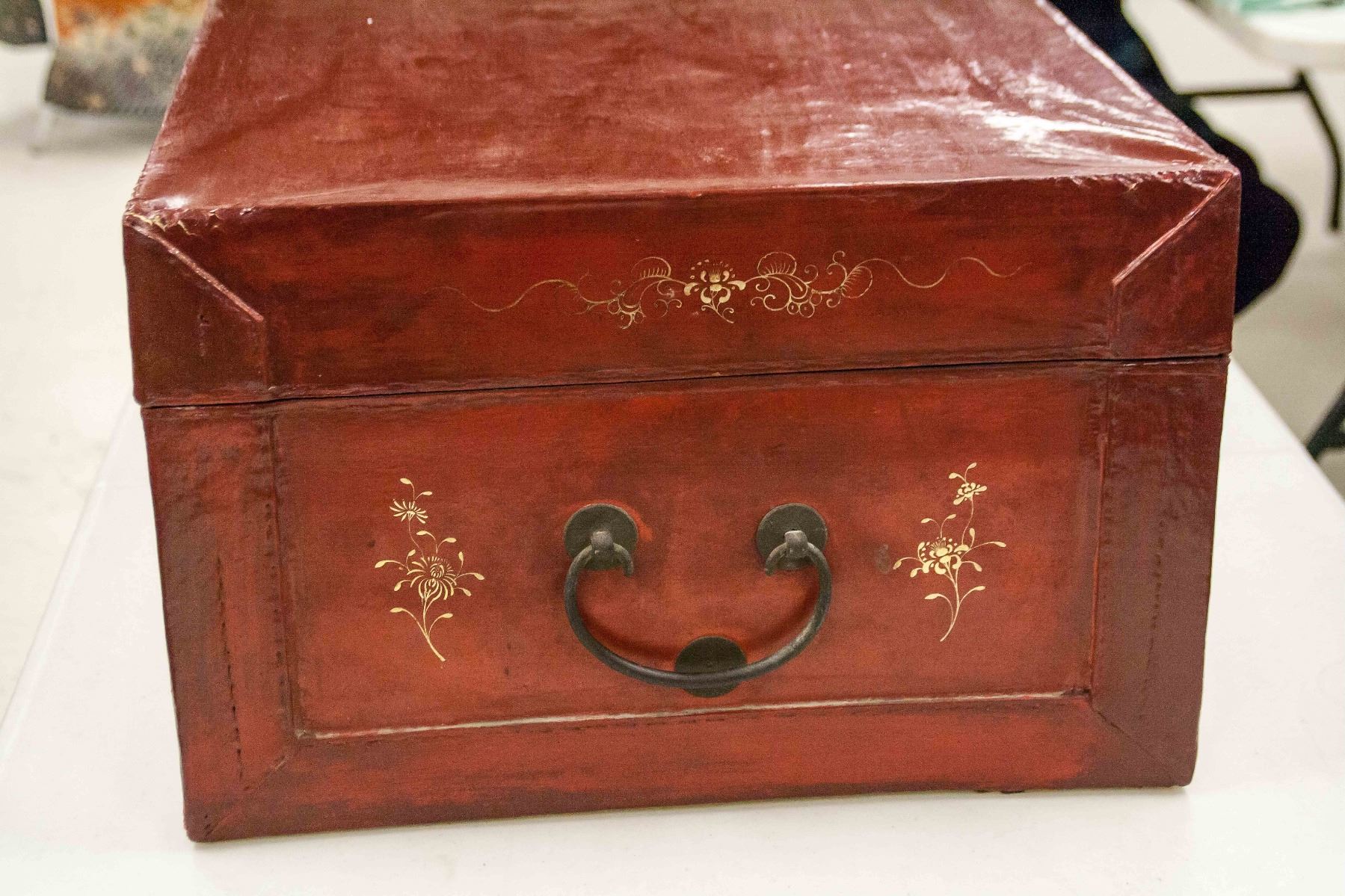 Chinese Xin Long Pu Wood Gilt Red Lacquer Box