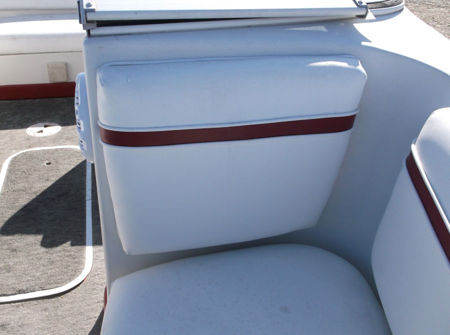 1990 Chris Craft Fiberglass Boat- 145 HP- Cobra 3.0 Litre Inboard Motor ...