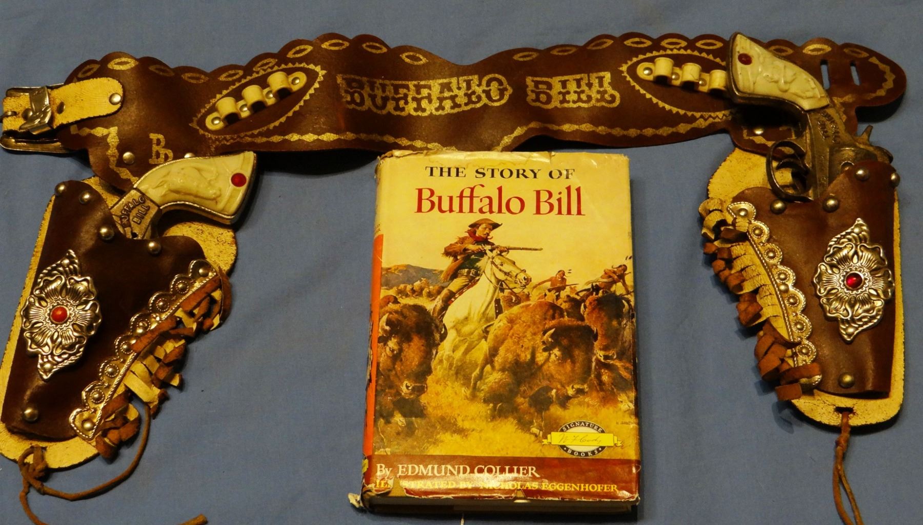 Buffalo Bill Cody child's gun and holster set and the Story of Buffalo ...