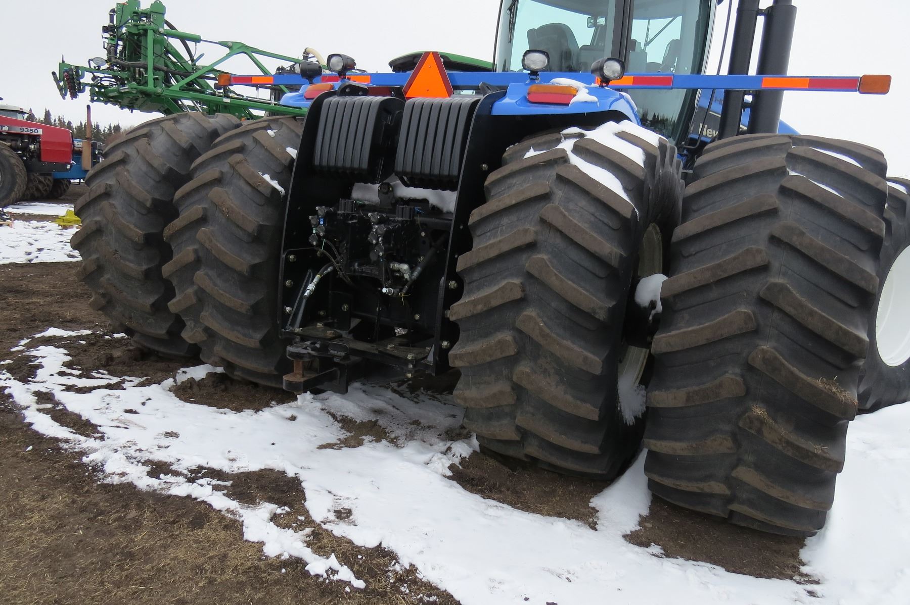 NEW HOLLAND TJ500 550 HP TRACTOR