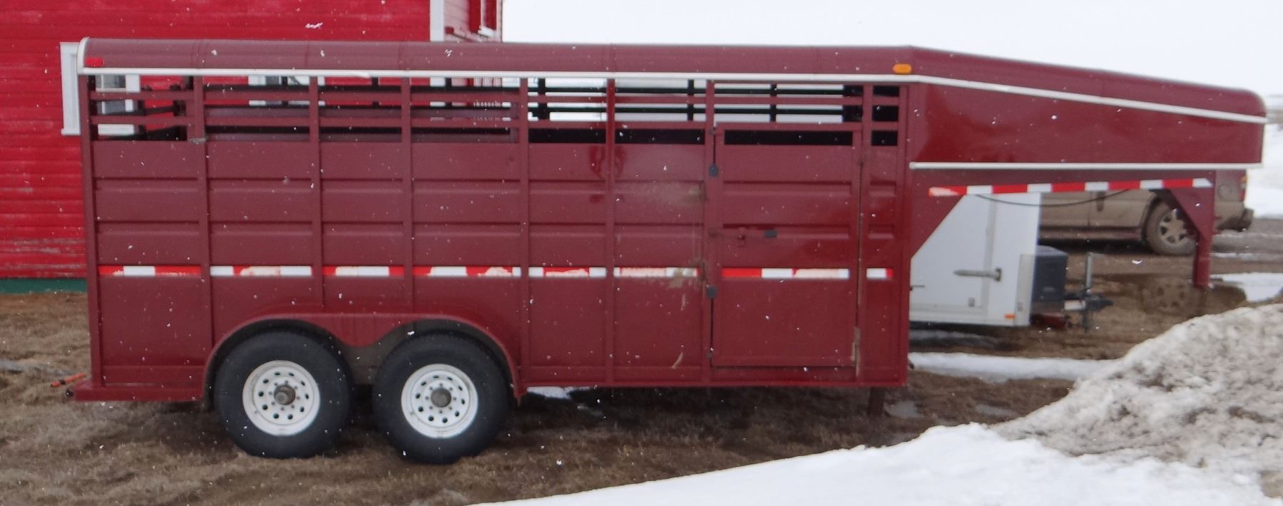 1998 Circle D stock trailer, 16 ft, gooseneck