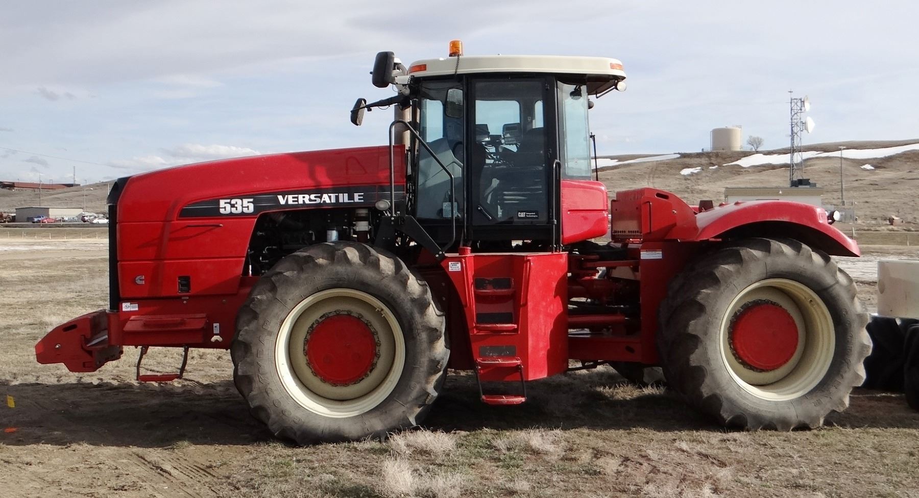 2010 Versatile 535 tractor, 4WD, 3136 hrs, 535 hp.