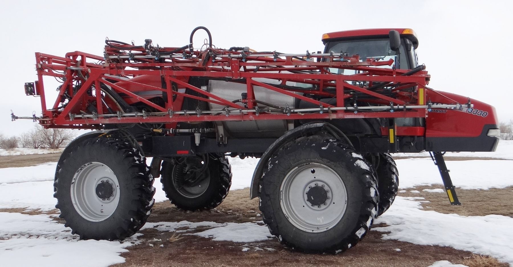 2009 Case IH Patriot 3330 sprayer, 2424 hrs., 120’, 1000 gal., hi-flo pump