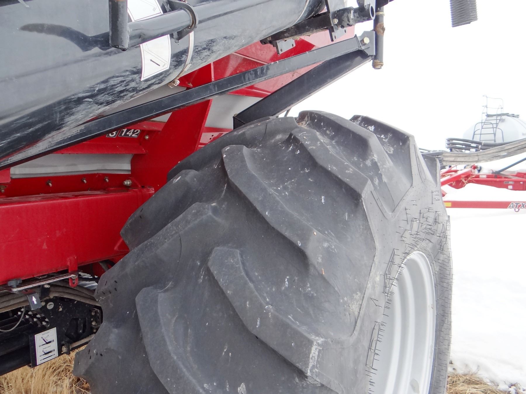 2012 CASE IH ATX700 air drill, 70’x10” spacing, w/Case IH 3430 TBT cart ...