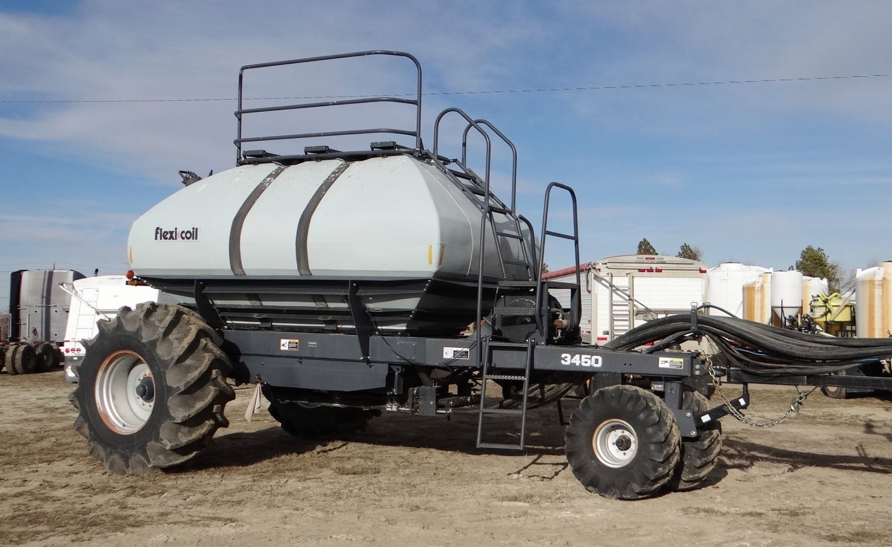 2012 CASE IH ATX700 air drill, 70’x10” spacing, w/Case IH 3430 TBT cart ...