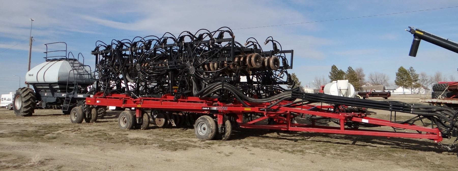 2012 CASE IH ATX700 air drill, 70’x10” spacing, w/Case IH 3430 TBT cart ...