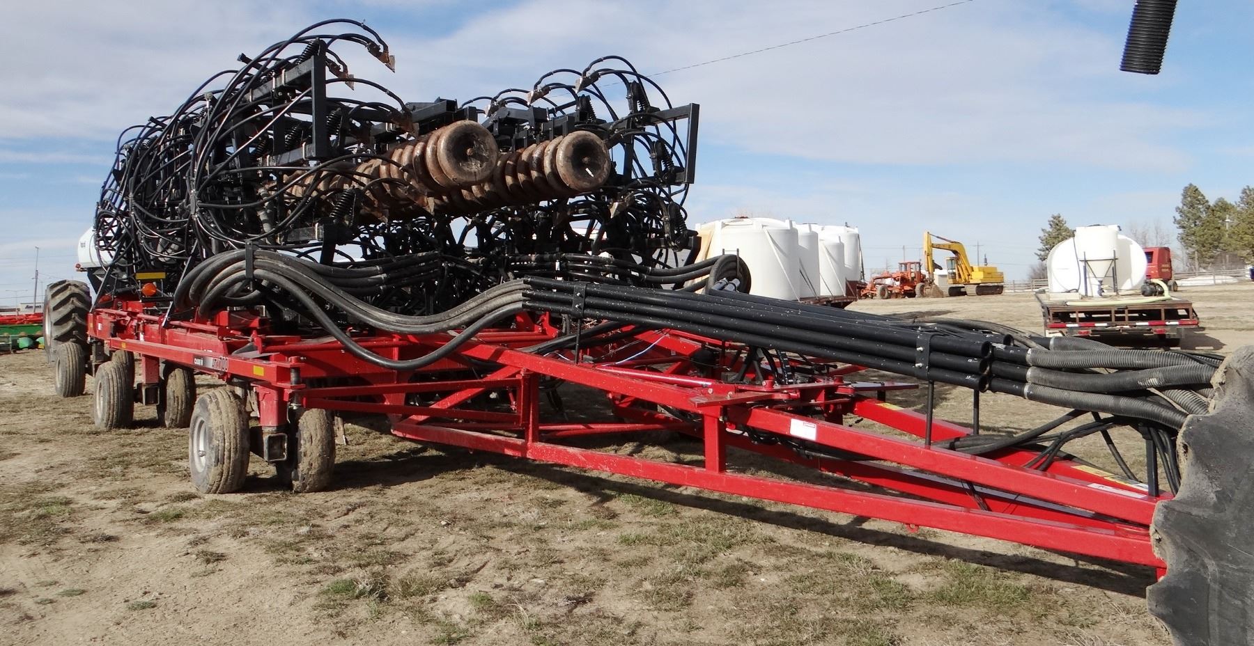2012 CASE IH ATX700 air drill, 70’x10” spacing, w/Case IH 3430 TBT cart ...
