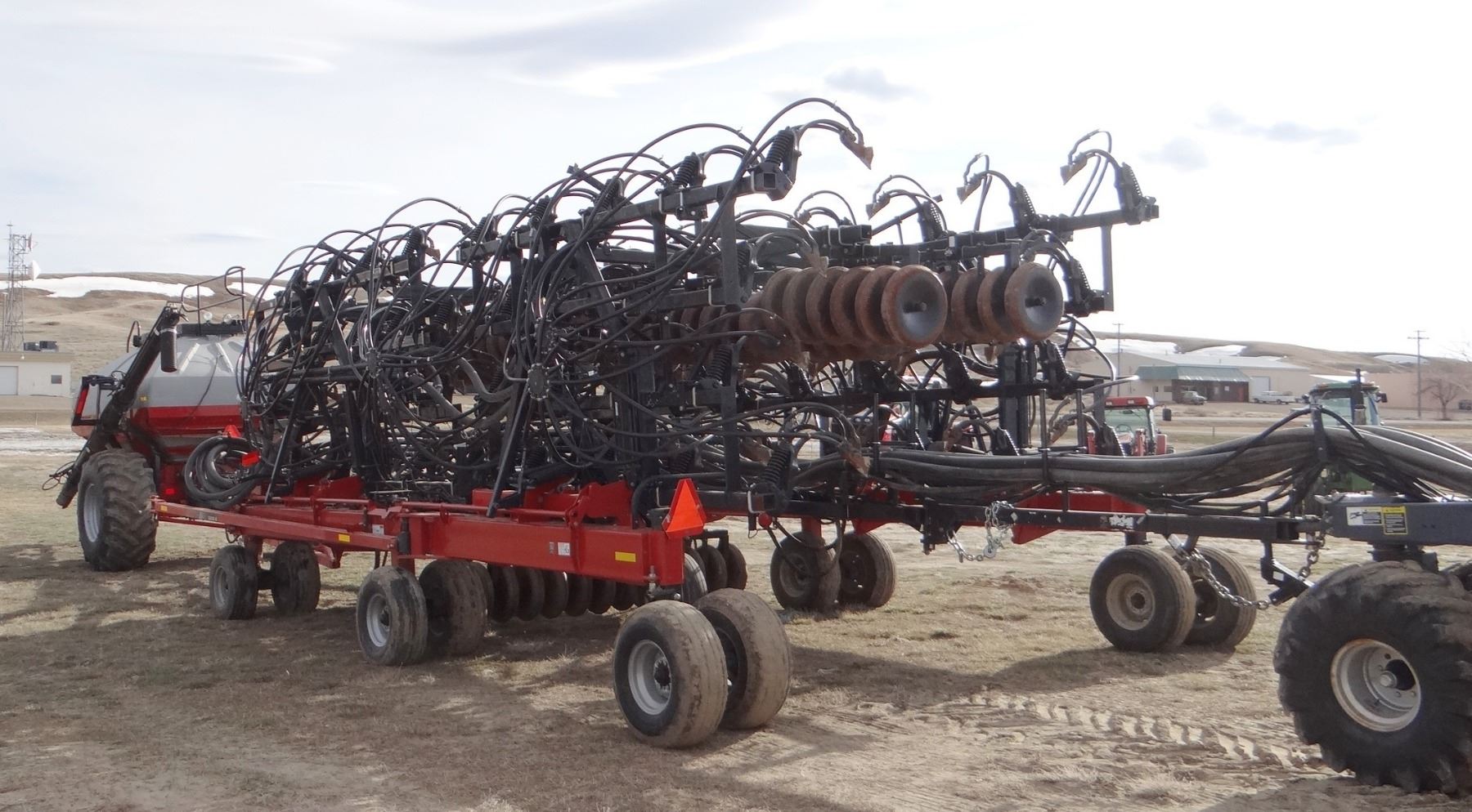 2012 CASE IH ATX700 air drill, 70’x10” spacing, w/Case IH 3430 TBT cart ...