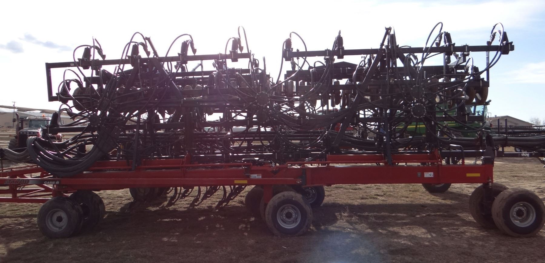 2012 CASE IH ATX700 air drill, 70’x10” spacing, w/Case IH 3430 TBT cart ...